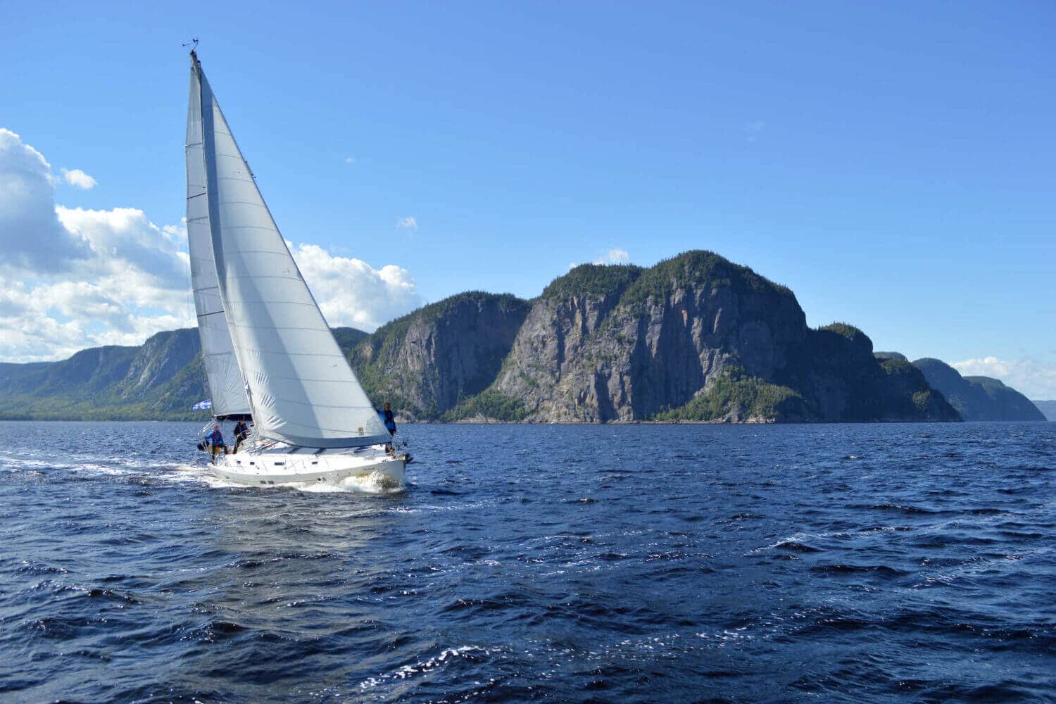 3 hours sailing initiation with Voile Mercator